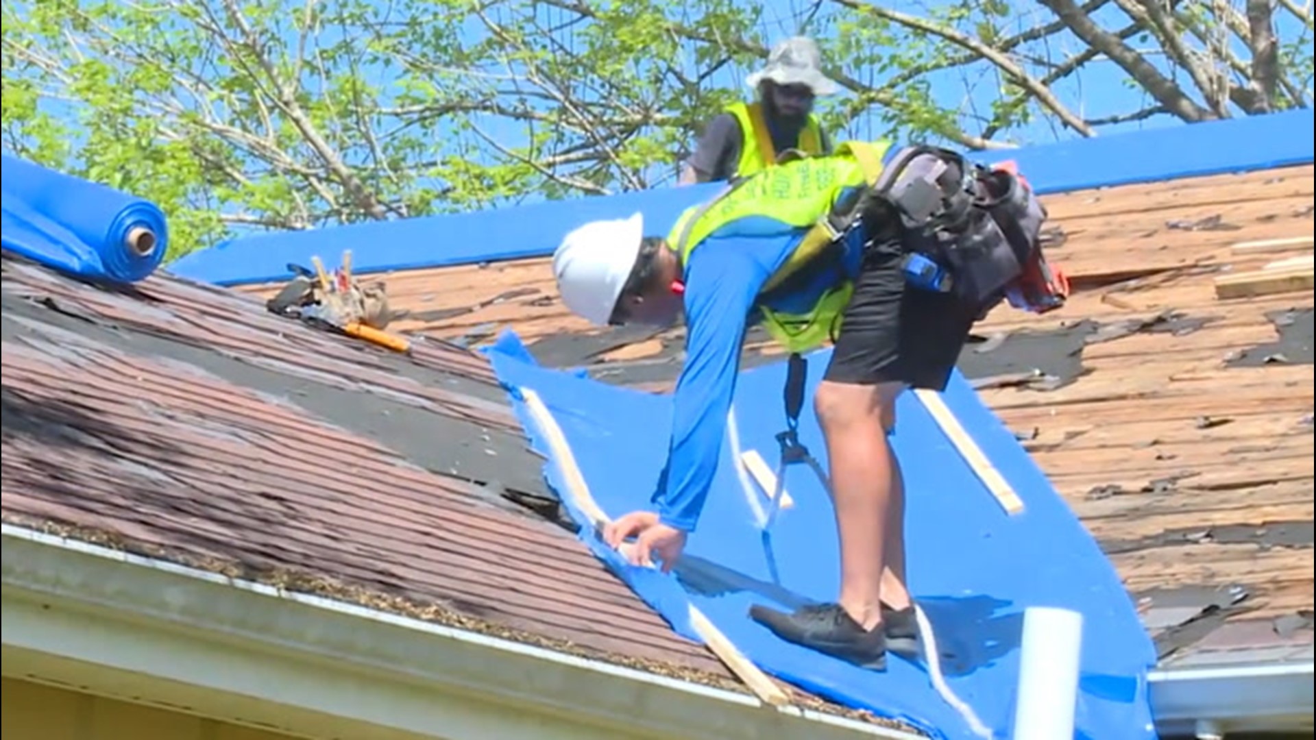 Operation Blue Roof provides homeowner relief after Hurricane Laura ...