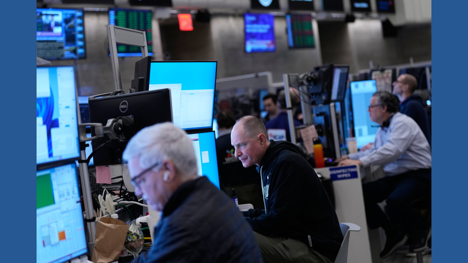 Bipartisan Senate bill would ban stock trading by members of Congress ...