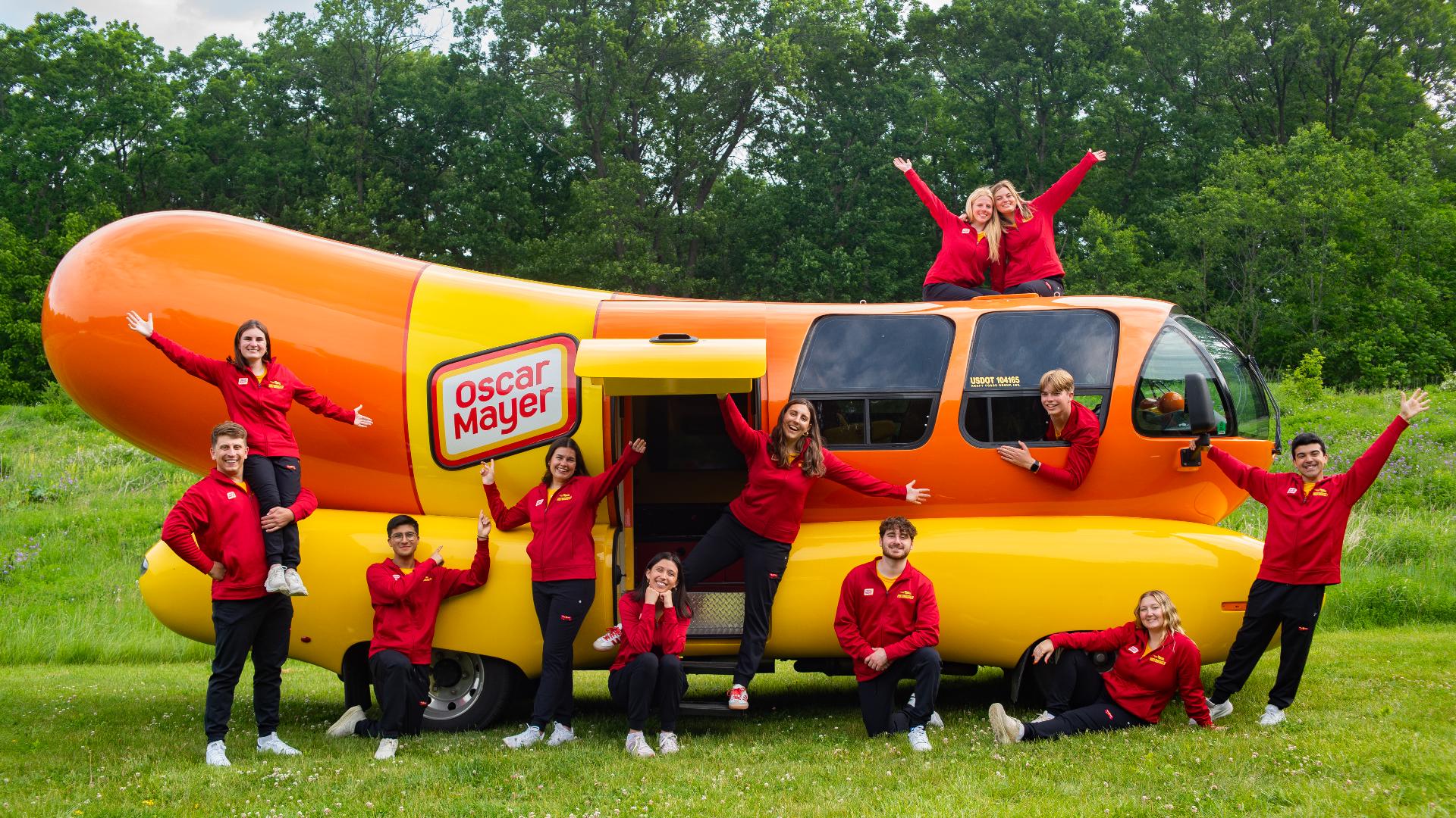 Oscar Mayer begins search for new class of Wienermobile drivers | wgrz.com