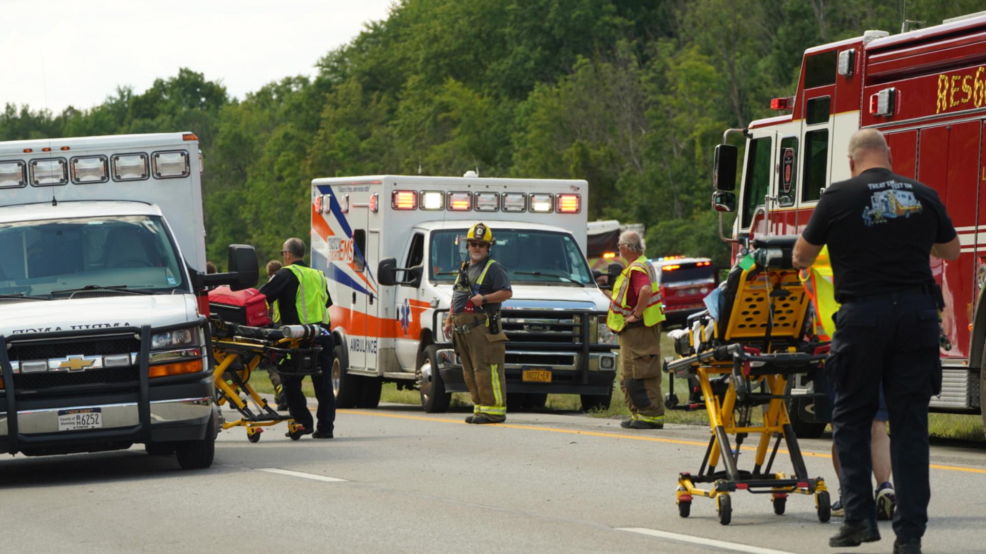 Fatal tour bus crash near Buffalo leaves 5 dead | wgrz.com