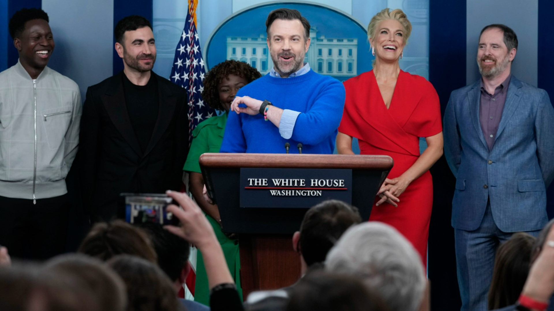 'Ted Lasso' cast promotes mental health at White House | wgrz.com