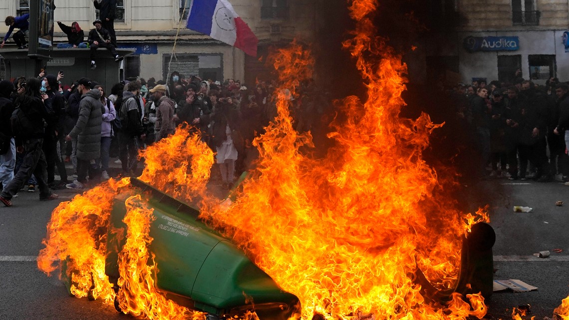 Paris trash strike ends, protests continue with lower numbers | wgrz.com