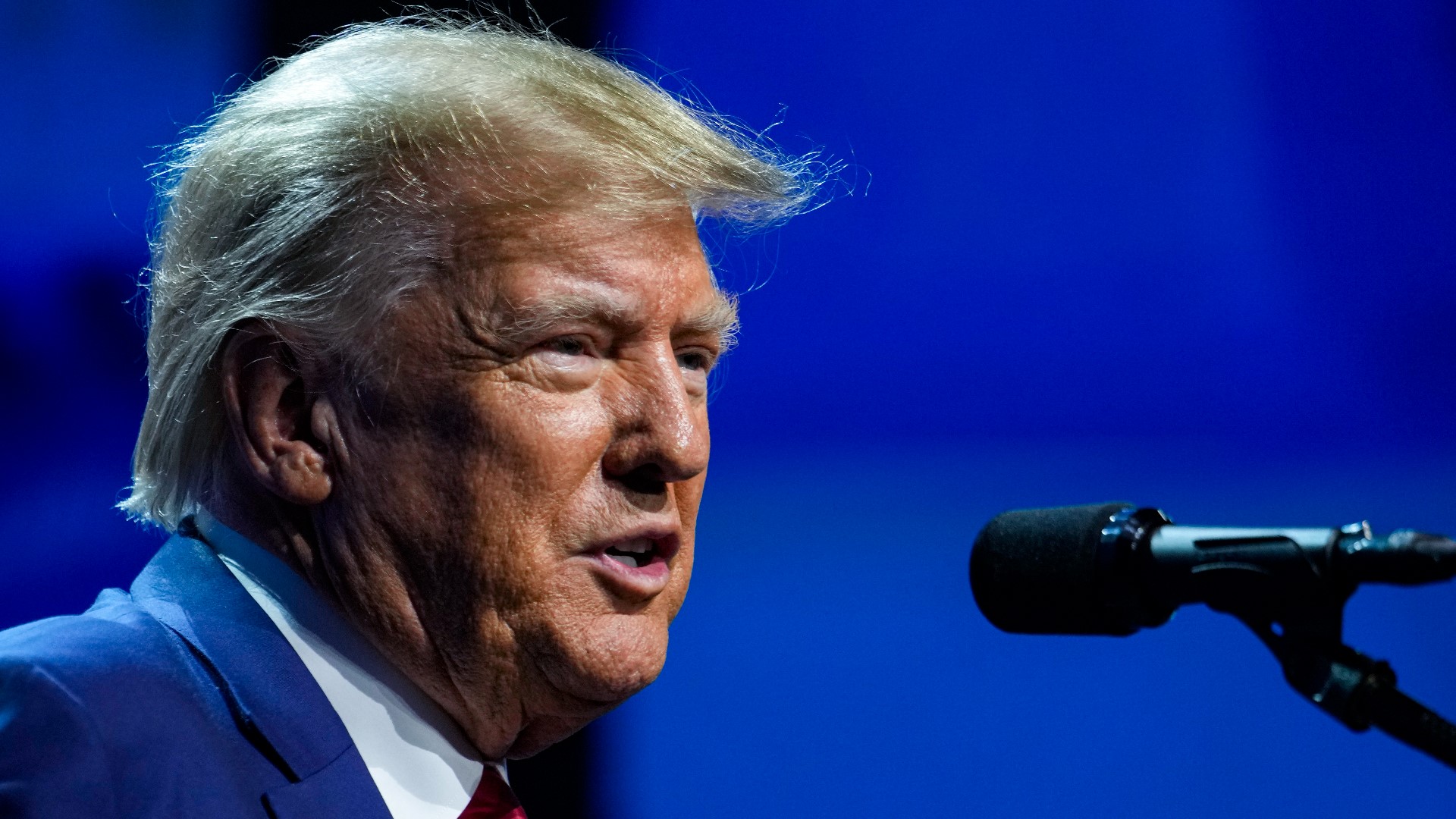 Donald Trump accuser testifies in rape lawsuit trial | wgrz.com