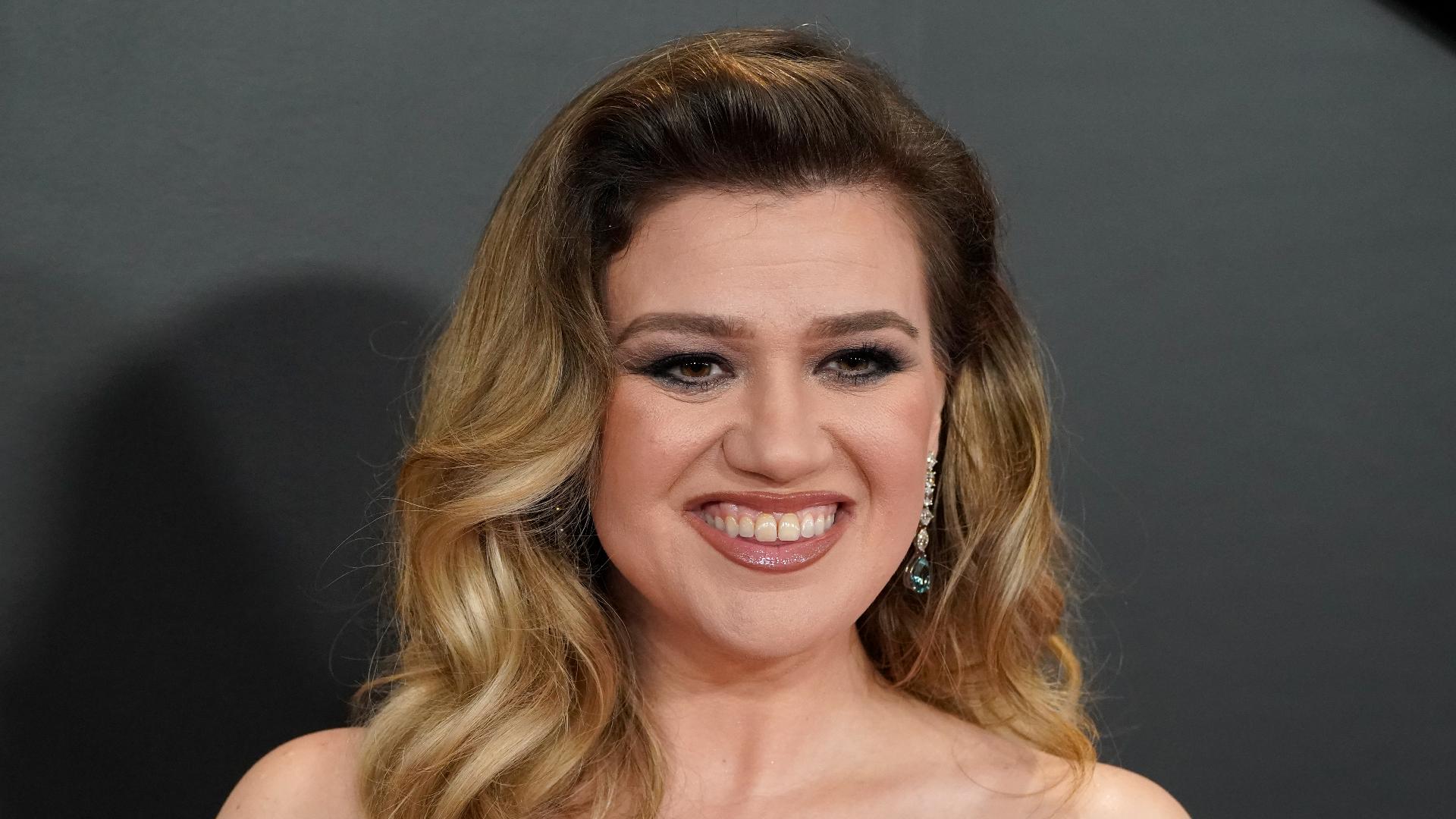 Where was Kelly Clarkson? Report reveals reason why she was gone from her show | wgrz.com