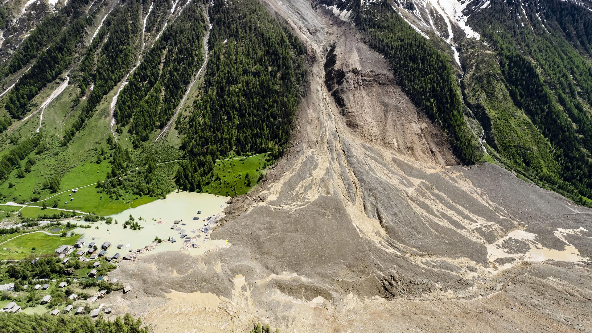 Glacier collapse destroys 90% of Alpine village in Switzerland | wgrz.com