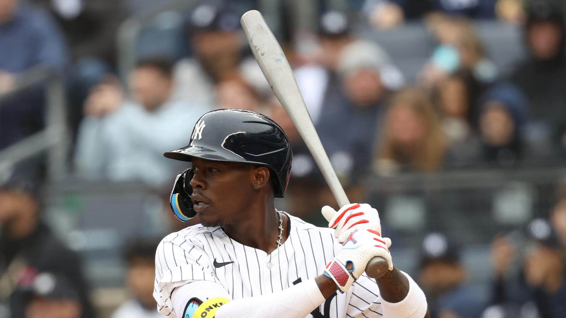 Torpedo-shaped bats draw attention after Yankees hit team homer record | wgrz.com