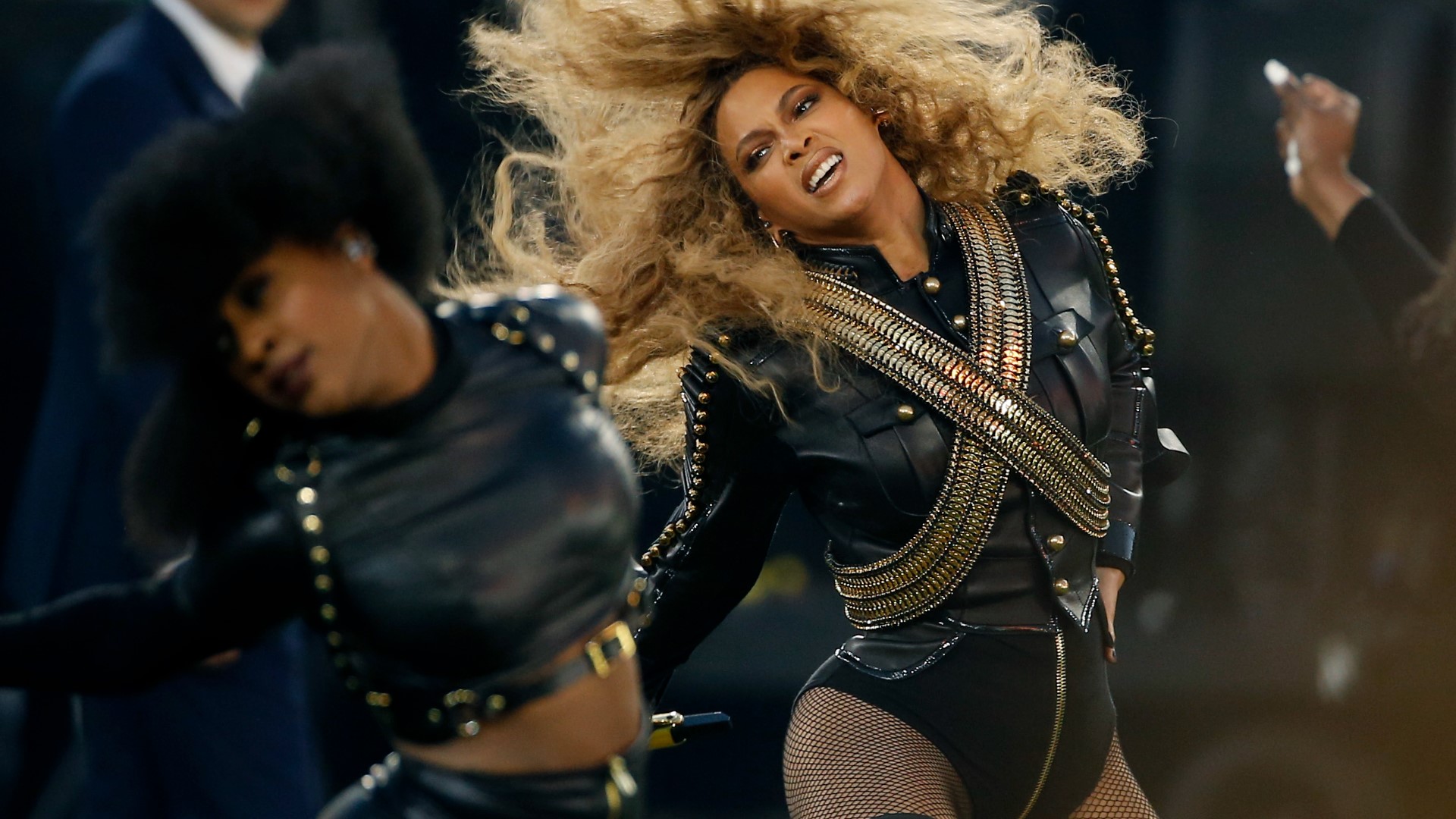 Super Bowl halftime shows: Iconic performances through the years | wgrz.com
