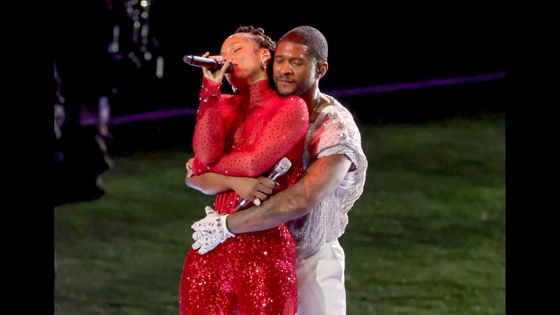 Usher Says He's Talked to Alicia Keys and Swizz Beatz About Halftime ...