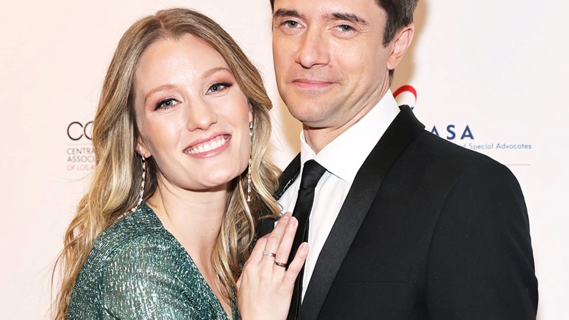 Topher Grace And Ashley Hinshaw