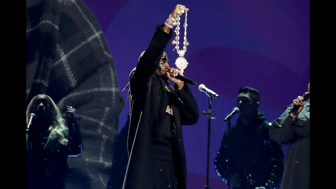 Quavo Pays Tribute to Takeoff in 'Greatness' Video: 'Take Did That ...