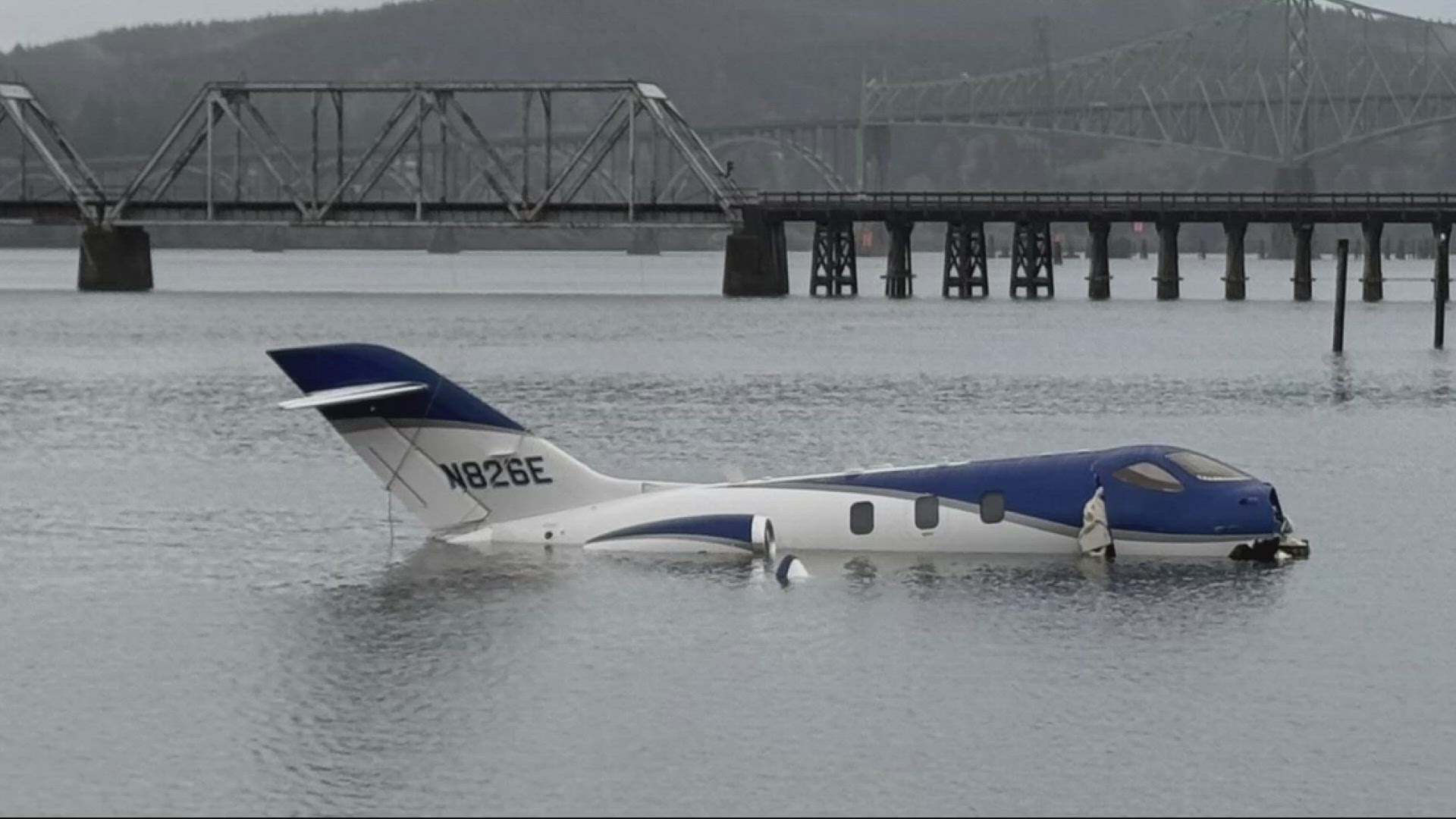 Small plane skids off runway into water in North Bend; 5 people rescued ...