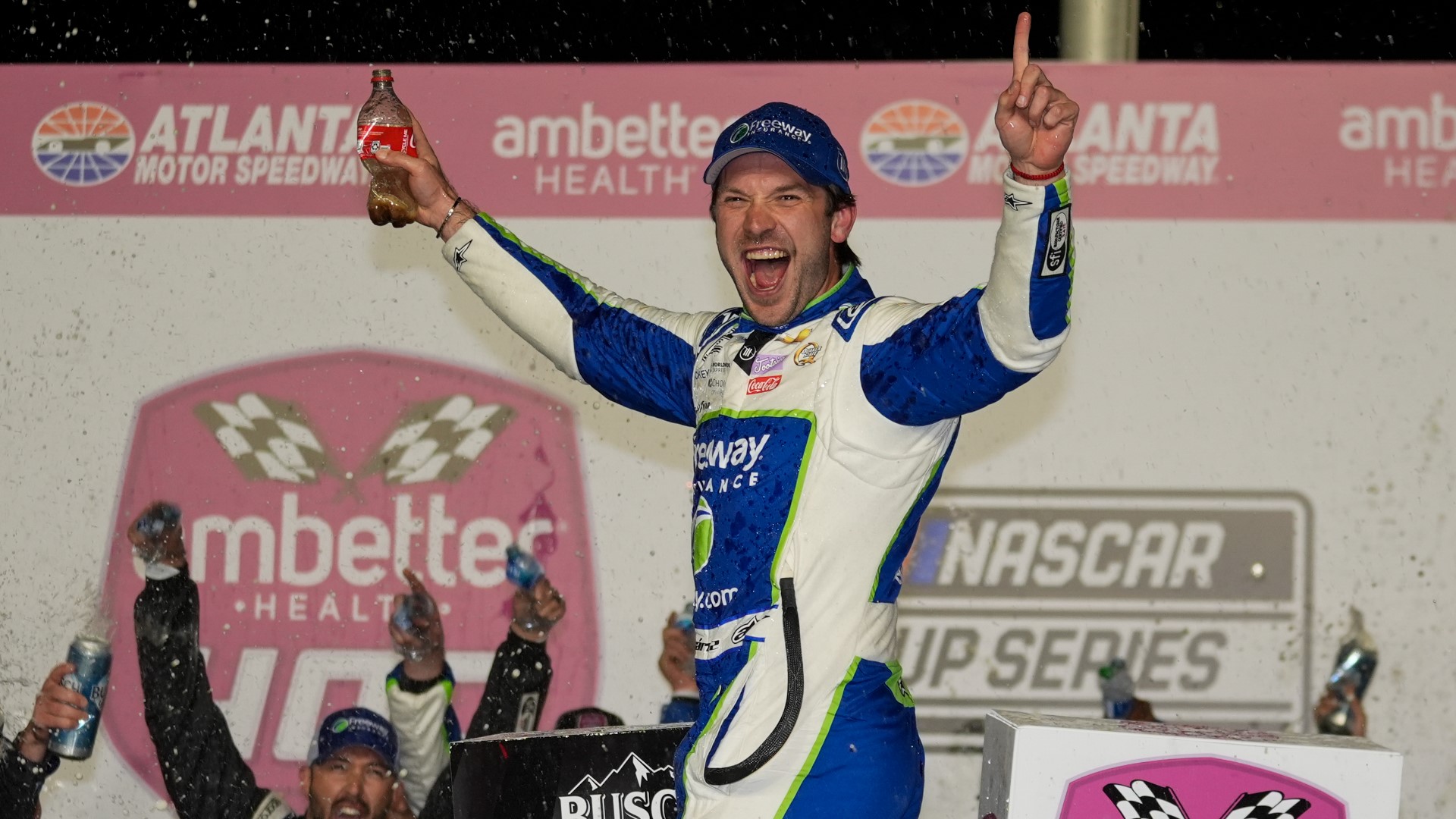 Daniel Suárez wins photo finish race at Atlanta | NASCAR | wgrz.com