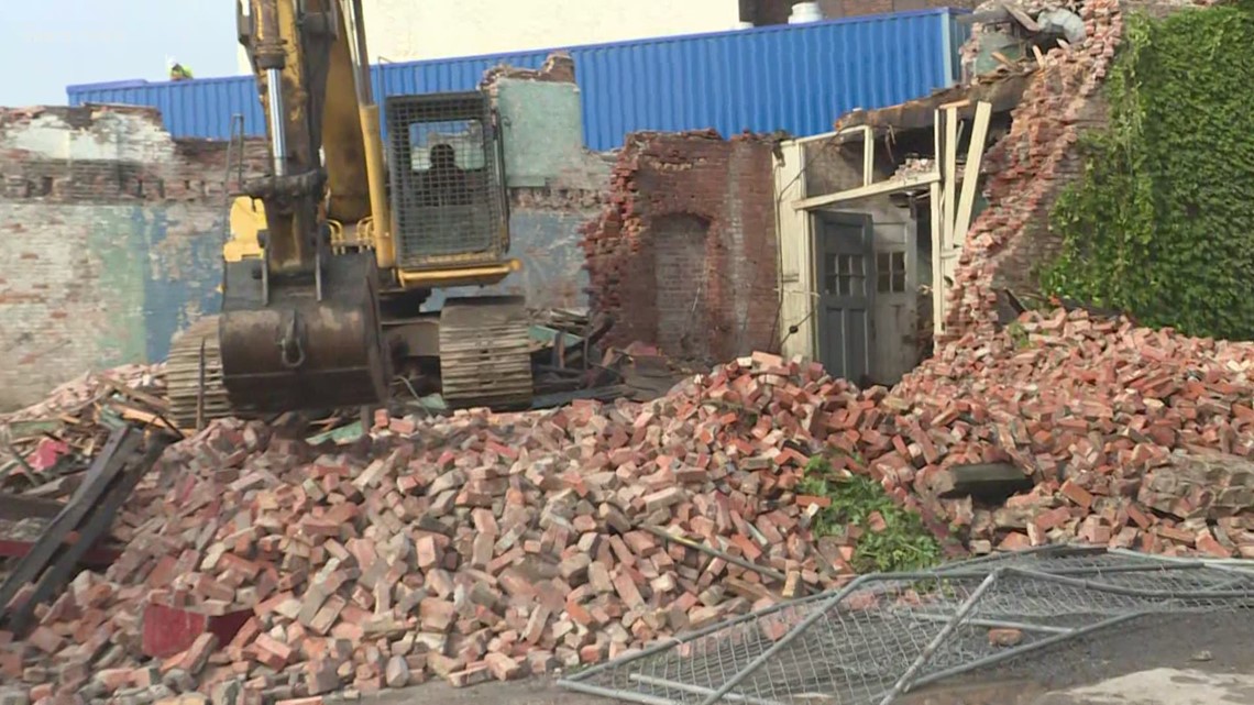 Demolition underway following building collapse in downtown Buffalo ...
