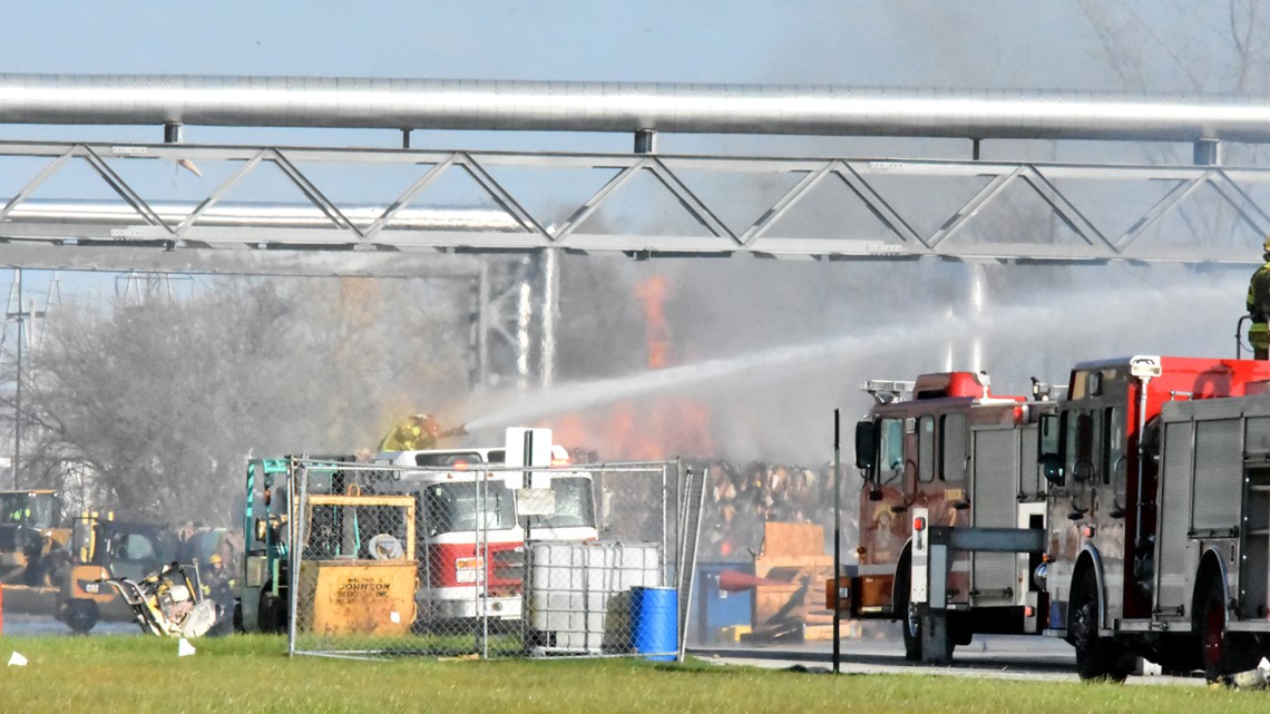 Firefighters respond to large industrial fire in Niagara Falls | wgrz.com
