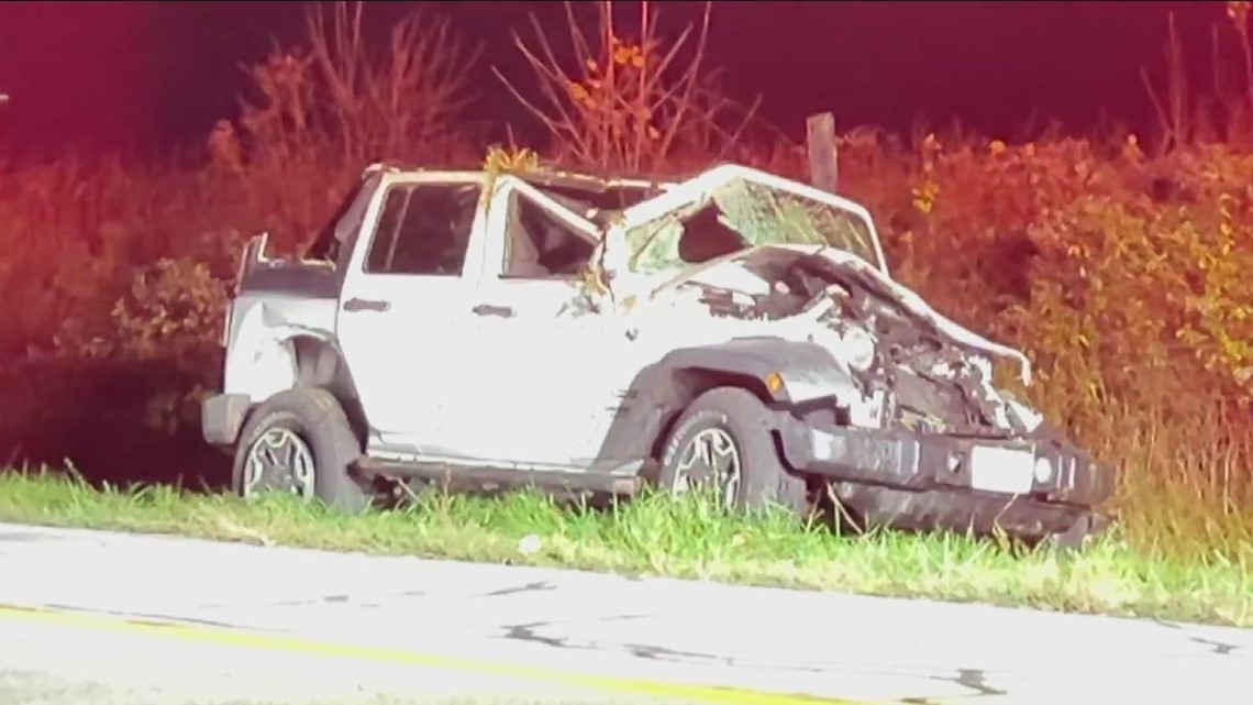 Man hospitalized after rollover crash in Porter | wgrz.com