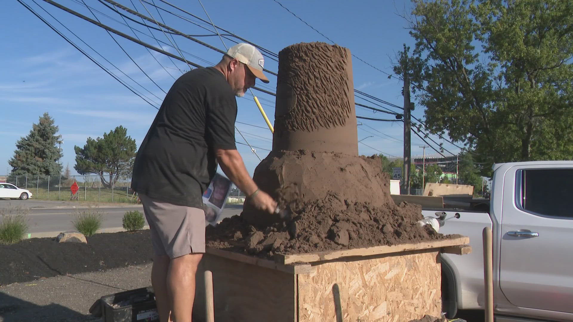 Ryan Fitzpatrick sand sculpture for TNF | wgrz.com