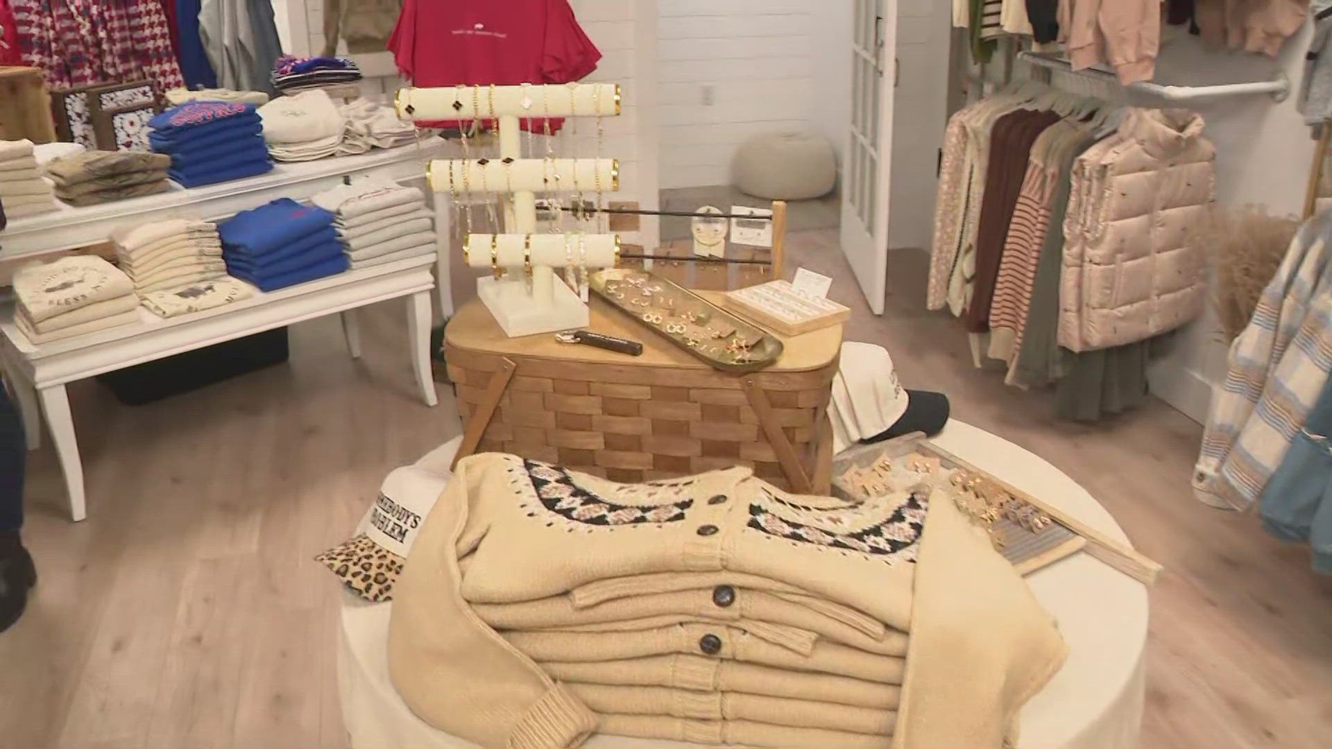 Hamburg's Holly Jolly Weekend: Shop Local and Earn Rewards Nov. 28-29 ...