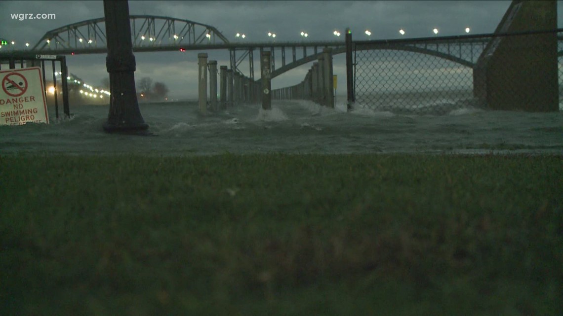 Flooding causes voluntary evacuations in Hamburg during Sunday storm ...