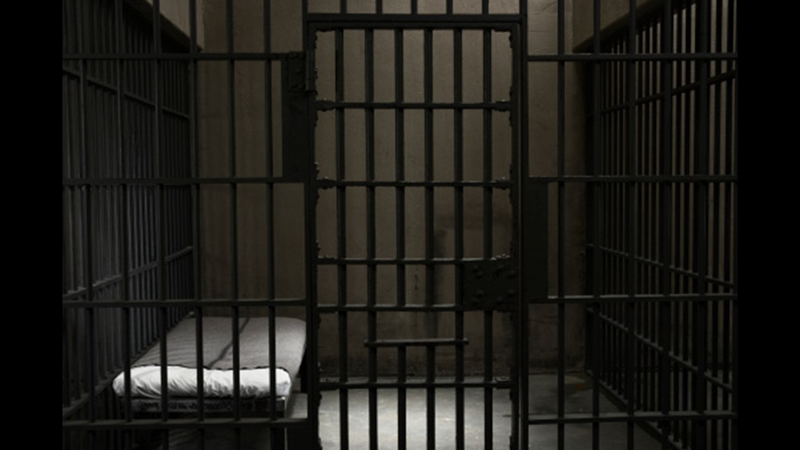 Previously convicted bank robber heading back to prison for escape, two ...