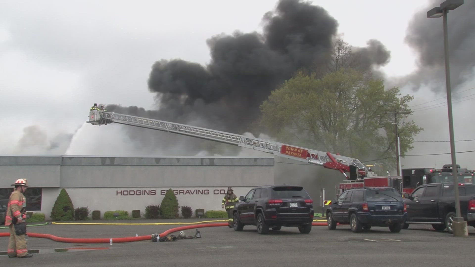 Fire crews tackle fire in Genesee County | wgrz.com