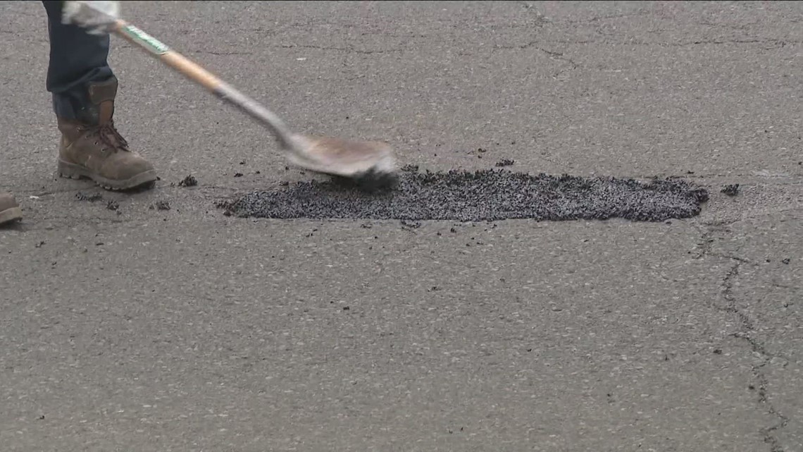 Buffalo crews are filling potholes across the city | wgrz.com