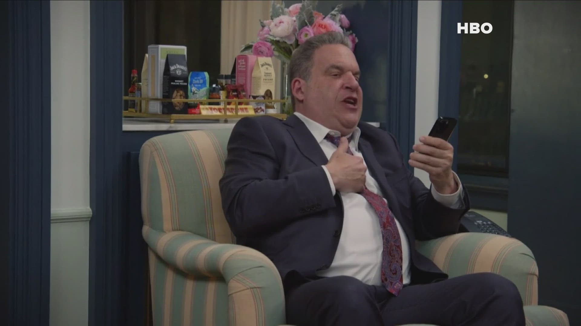 WNY Connection in "Curb" Finale | wgrz.com