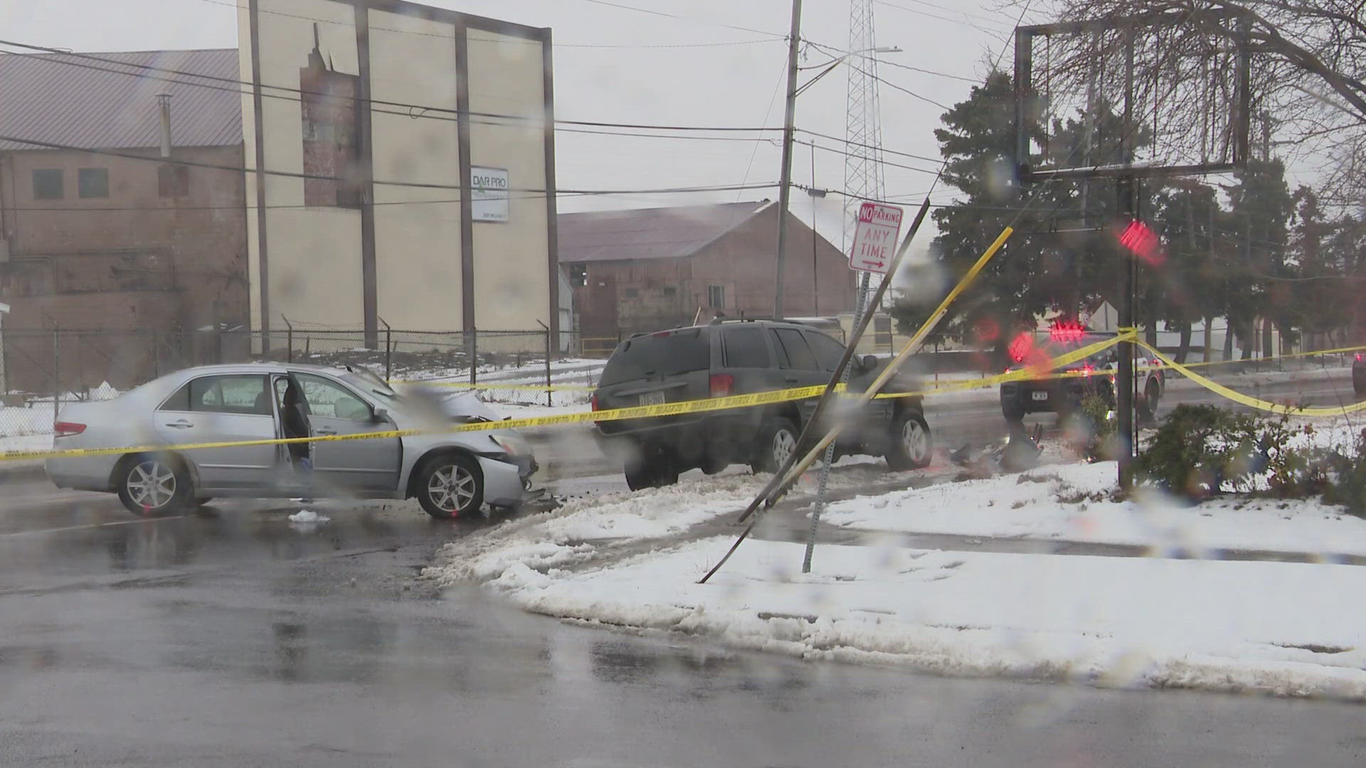 Two car crash on William Street in Cheektowaga | wgrz.com