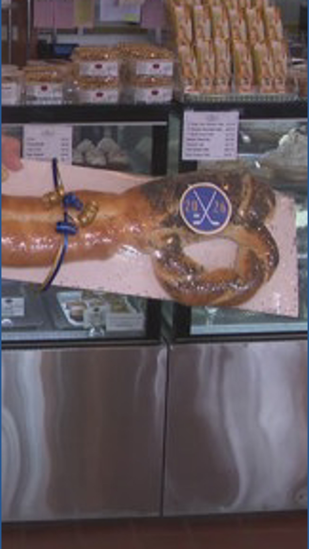DiCamillo Bakery gets in on Sabres playoff fever | wgrz.com