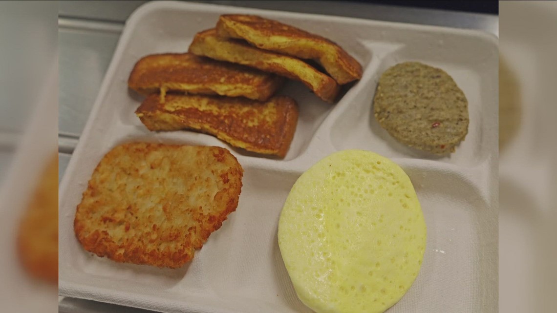 Ken-Ton School District to serve all students free meals | wgrz.com