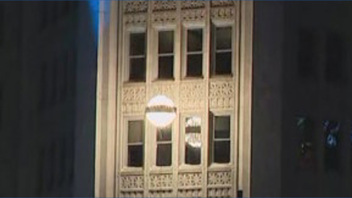 Revelers brave cold for Buffalo's 2026 New Year's Eve Ball Drop | wgrz.com