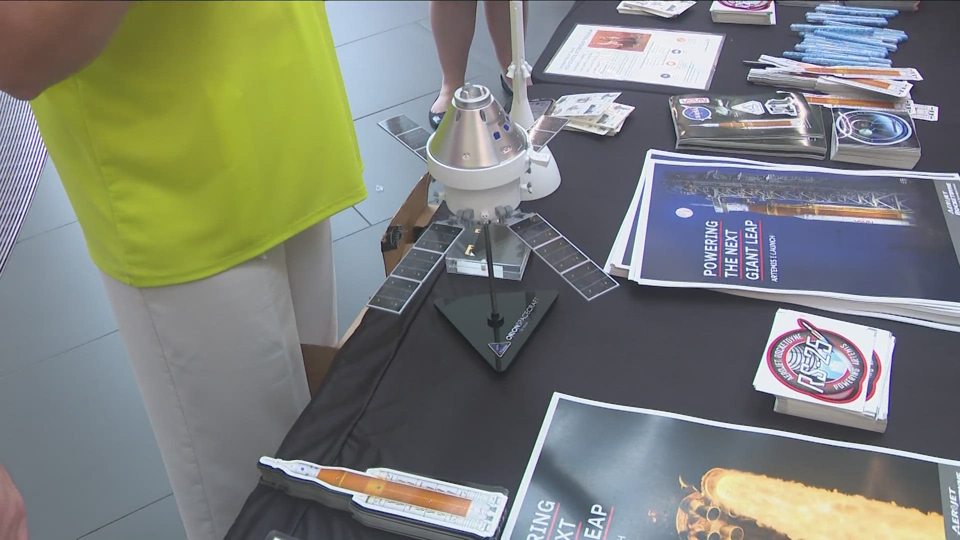 Buffalo State holds space fair | wgrz.com