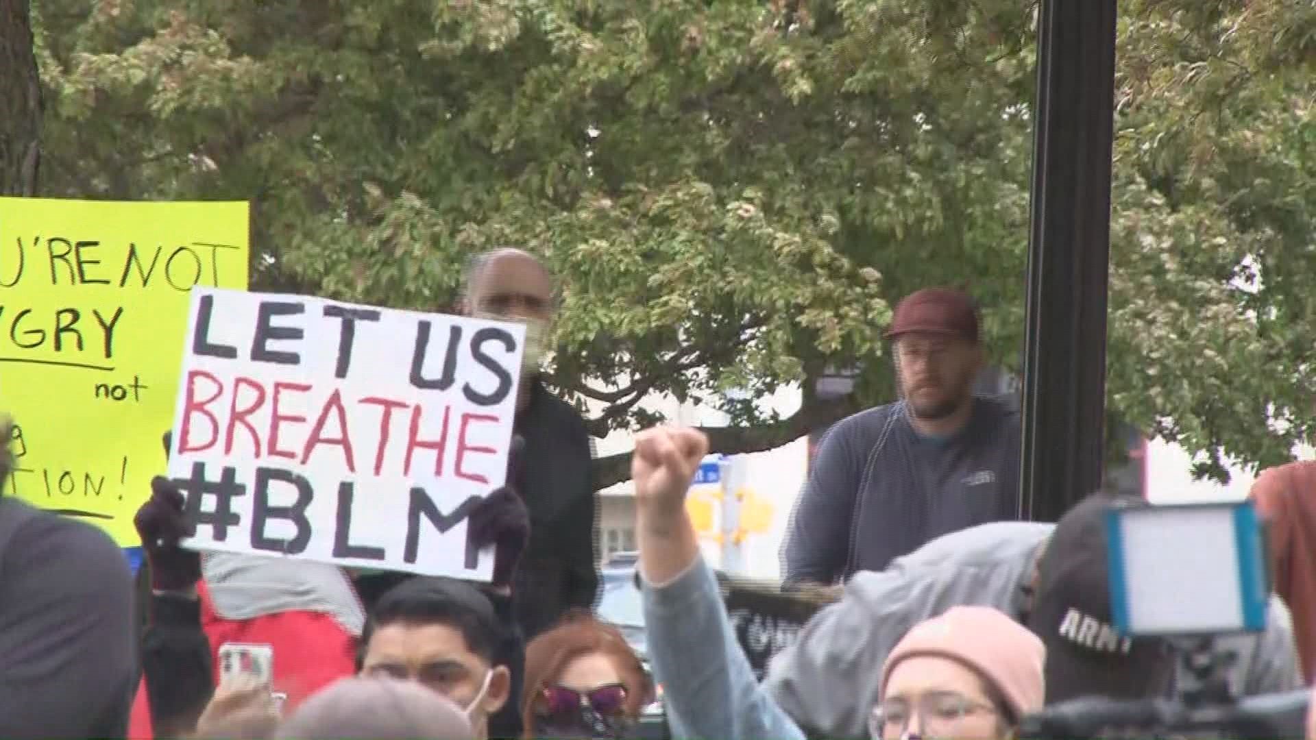 Hundreds protest in downtown Buffalo | wgrz.com