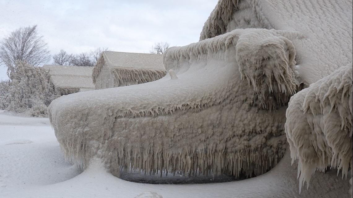 Lake Erie creates ice houses near Buffalo | wgrz.com