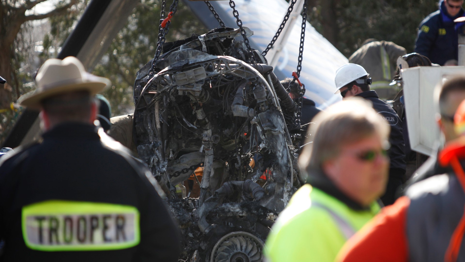 PHOTOS: Flight 3407 plane crash in Clarence | wgrz.com