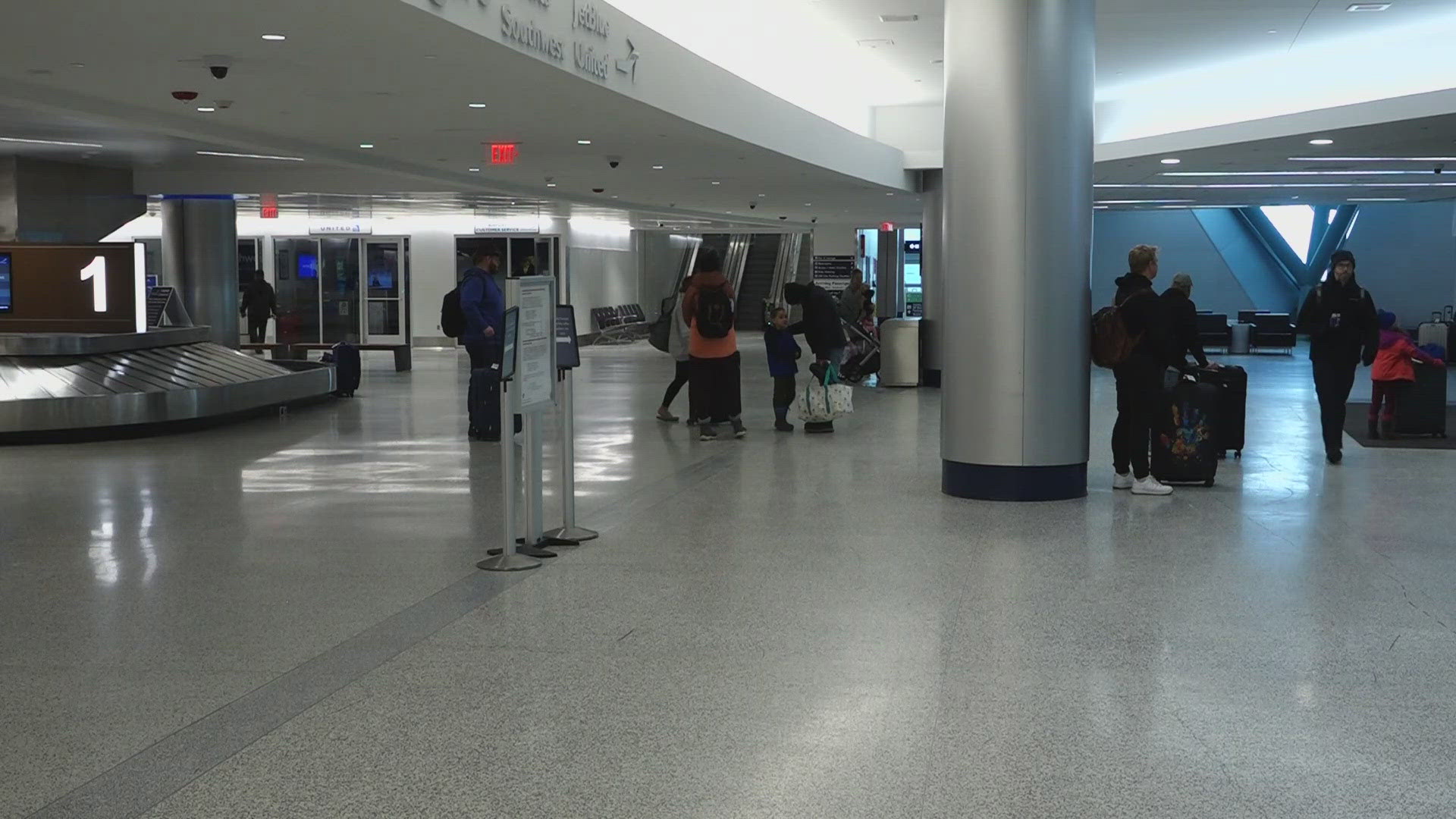 Buffalo airport limits operations Sunday as winter storm cancels most ...
