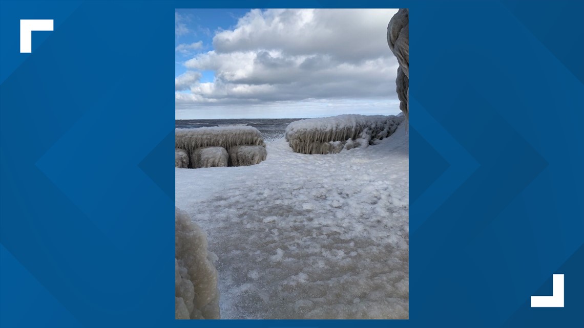 Lake Erie creates ice houses near Buffalo | wgrz.com