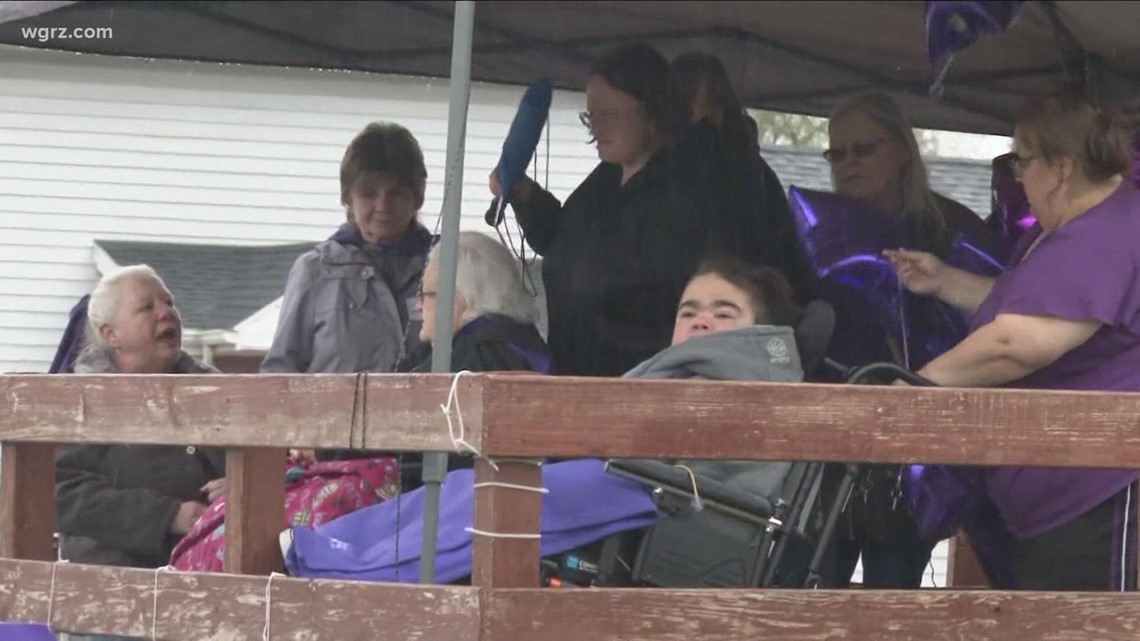 Arcade gathers to celebrate "Super Alex" | wgrz.com