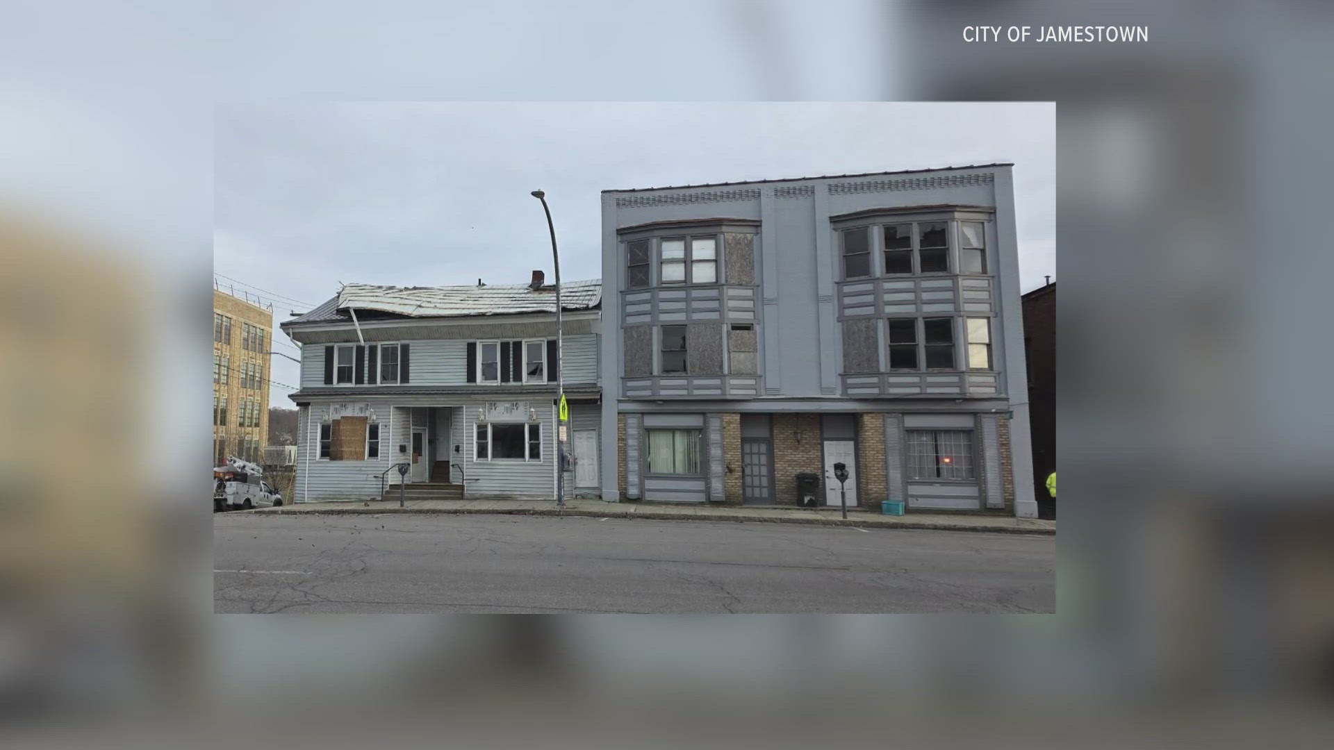 High winds rip roof from Jamestown building, closing downtown streets ...