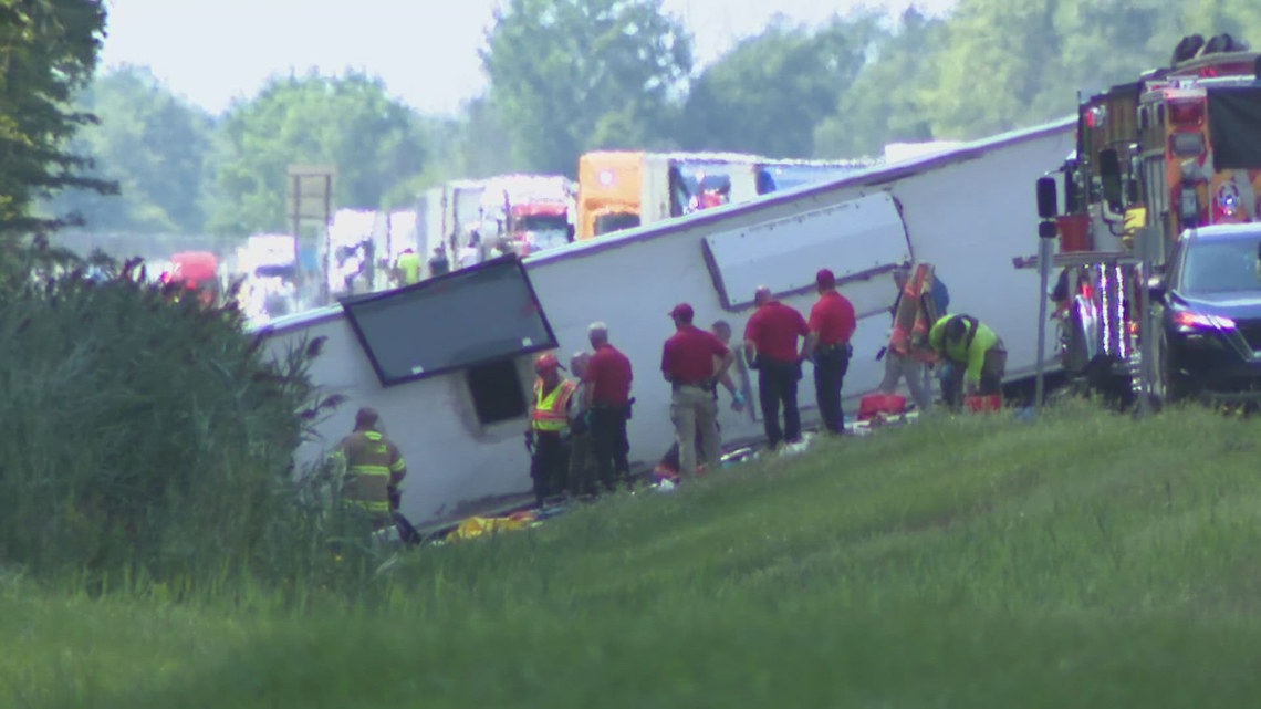 NTSB begins Thruway bus rollover investigation | wgrz.com