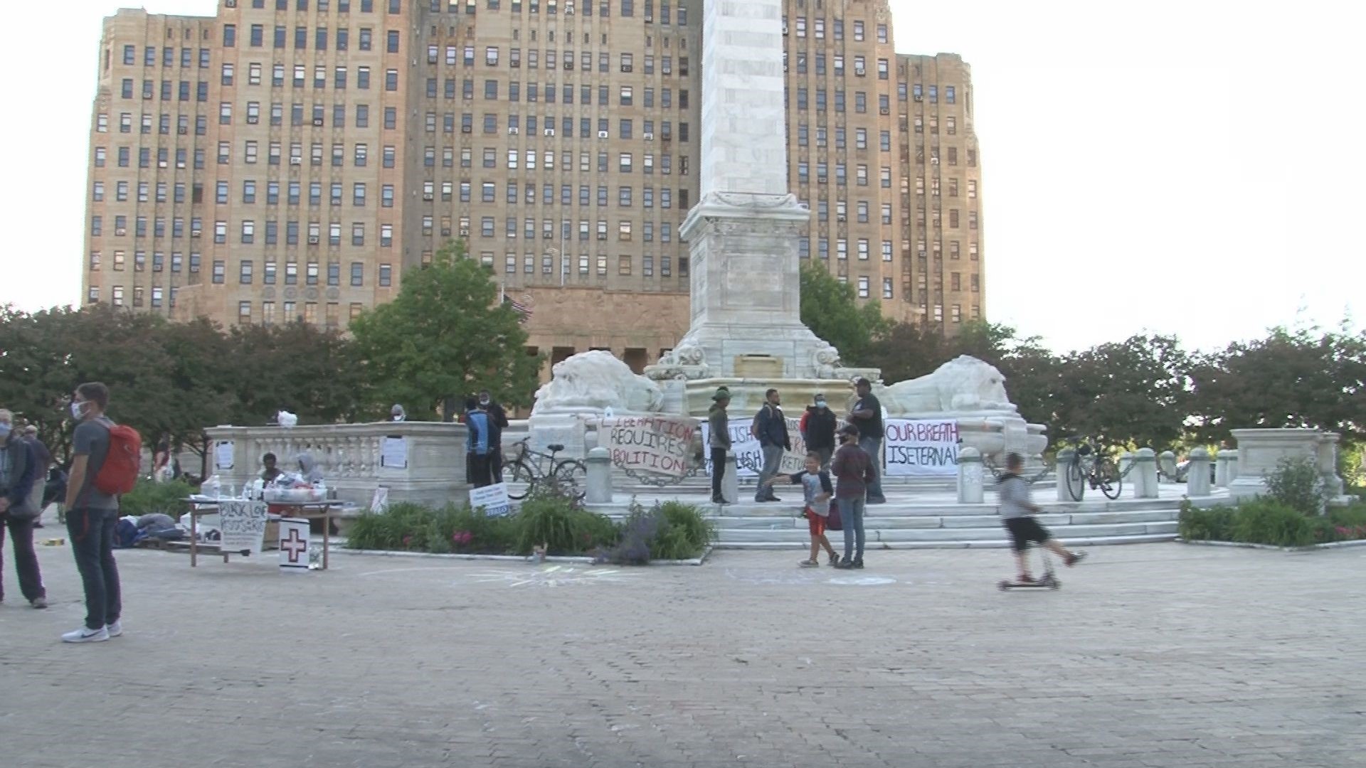 Niagara Square protesters ask for Deyanna Davis' release | wgrz.com