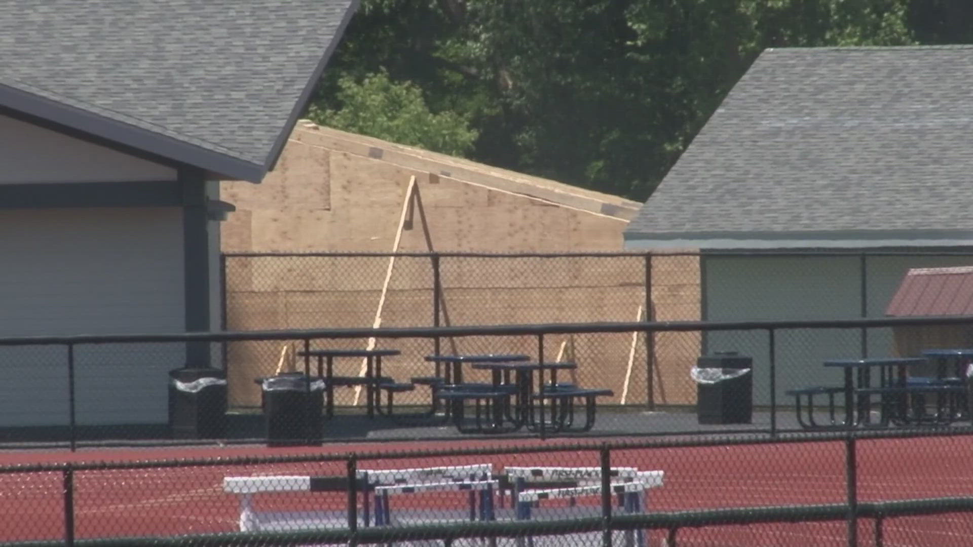 Construction worker hurt a Attica middle/High School | wgrz.com