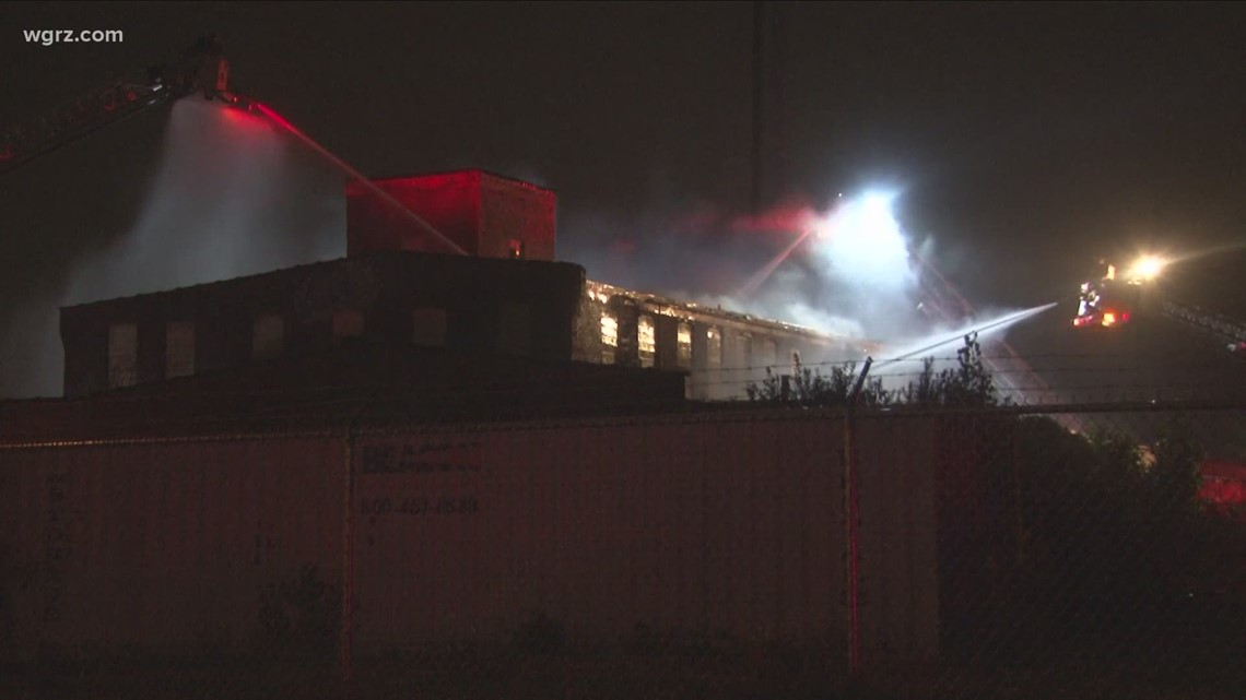 Buffalo firefighters respond to overnight blaze on Howell Street | wgrz.com