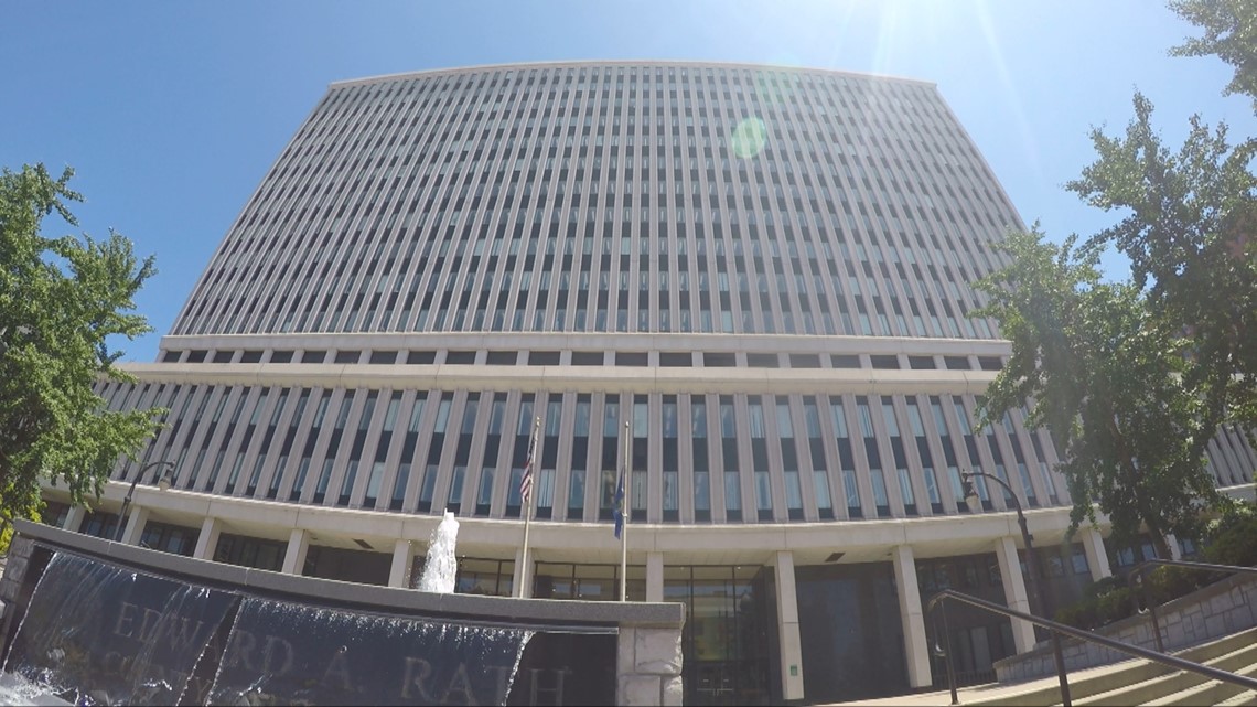 Minor fire closes Rath Building | wgrz.com