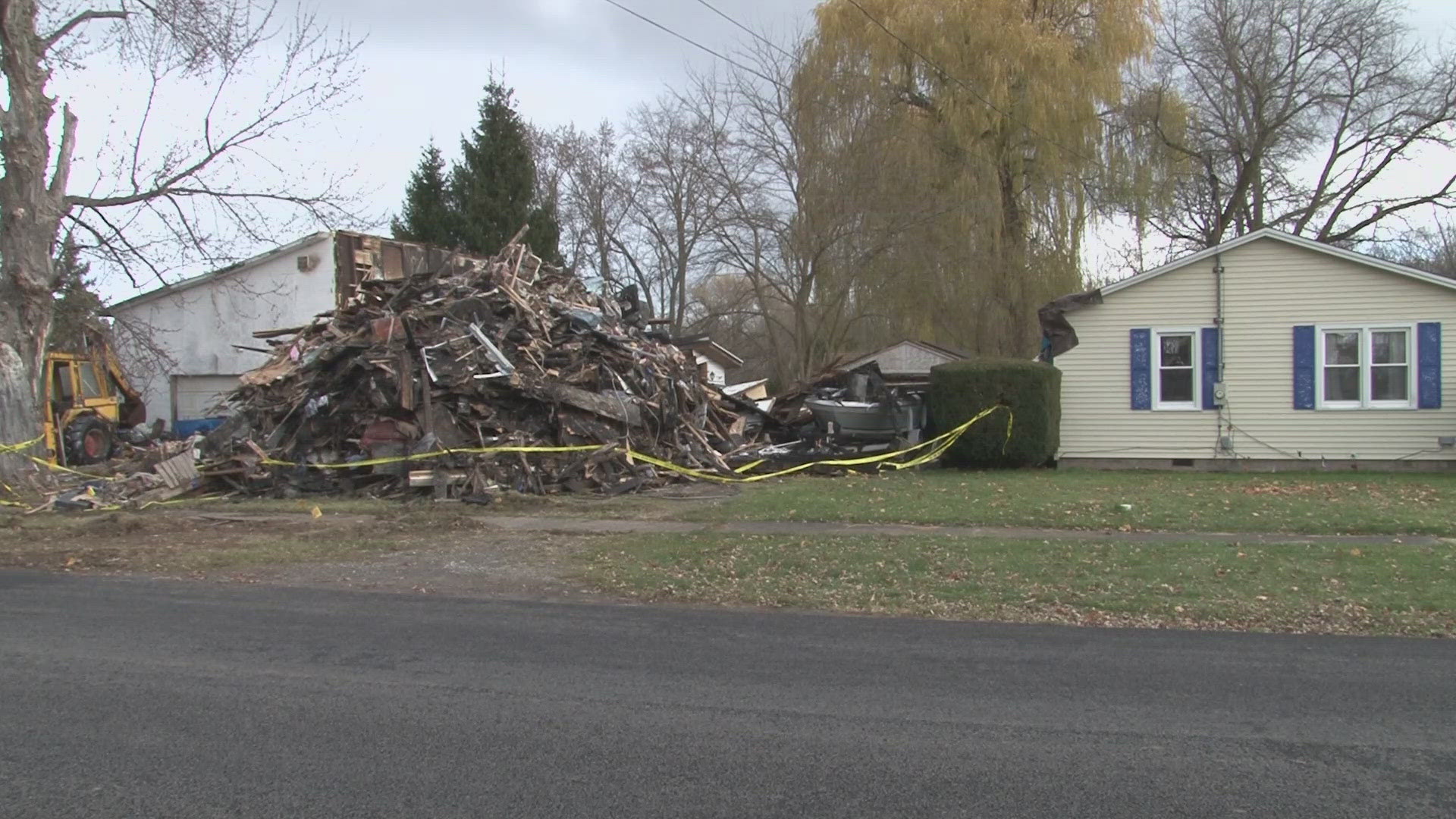 Multiple fire crews respond to Barker house fire Sunday | wgrz.com
