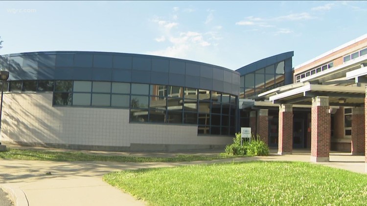 New splash pad opens in West Seneca | wgrz.com