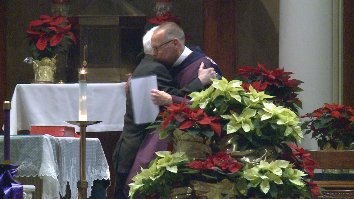 Bishop Malone welcomes Father Sadjak back to active ministry | wgrz.com