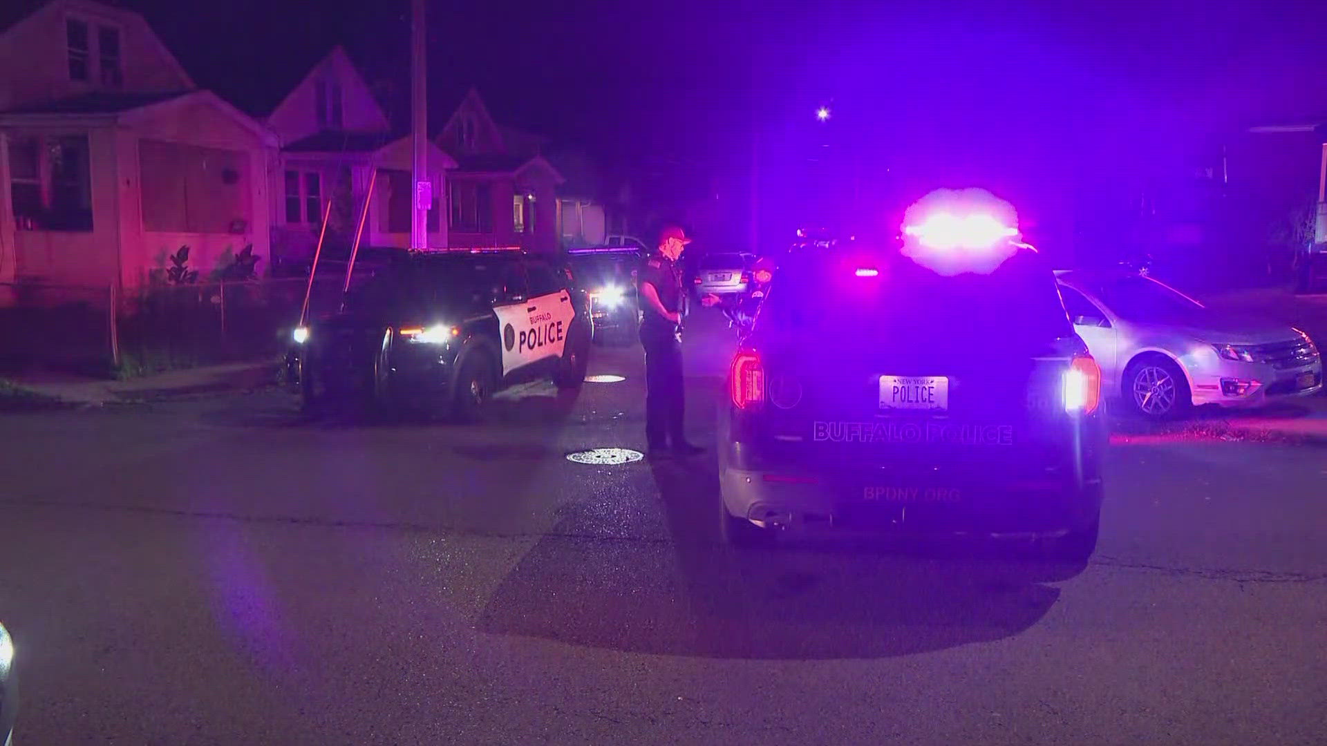 Buffalo police respond to scene on Isabelle Street | wgrz.com