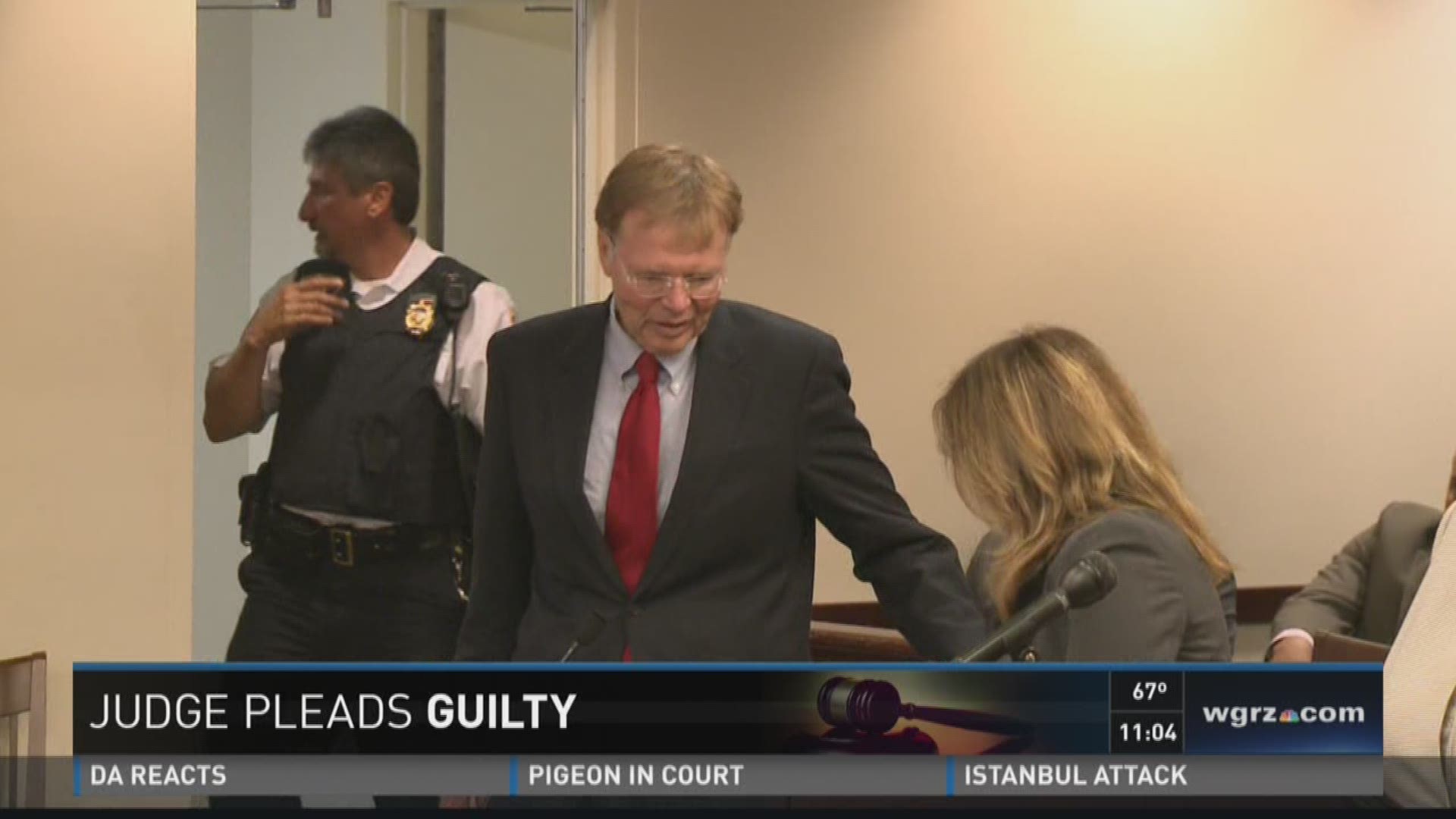 Judge pleads guilty to taking bribe | wgrz.com