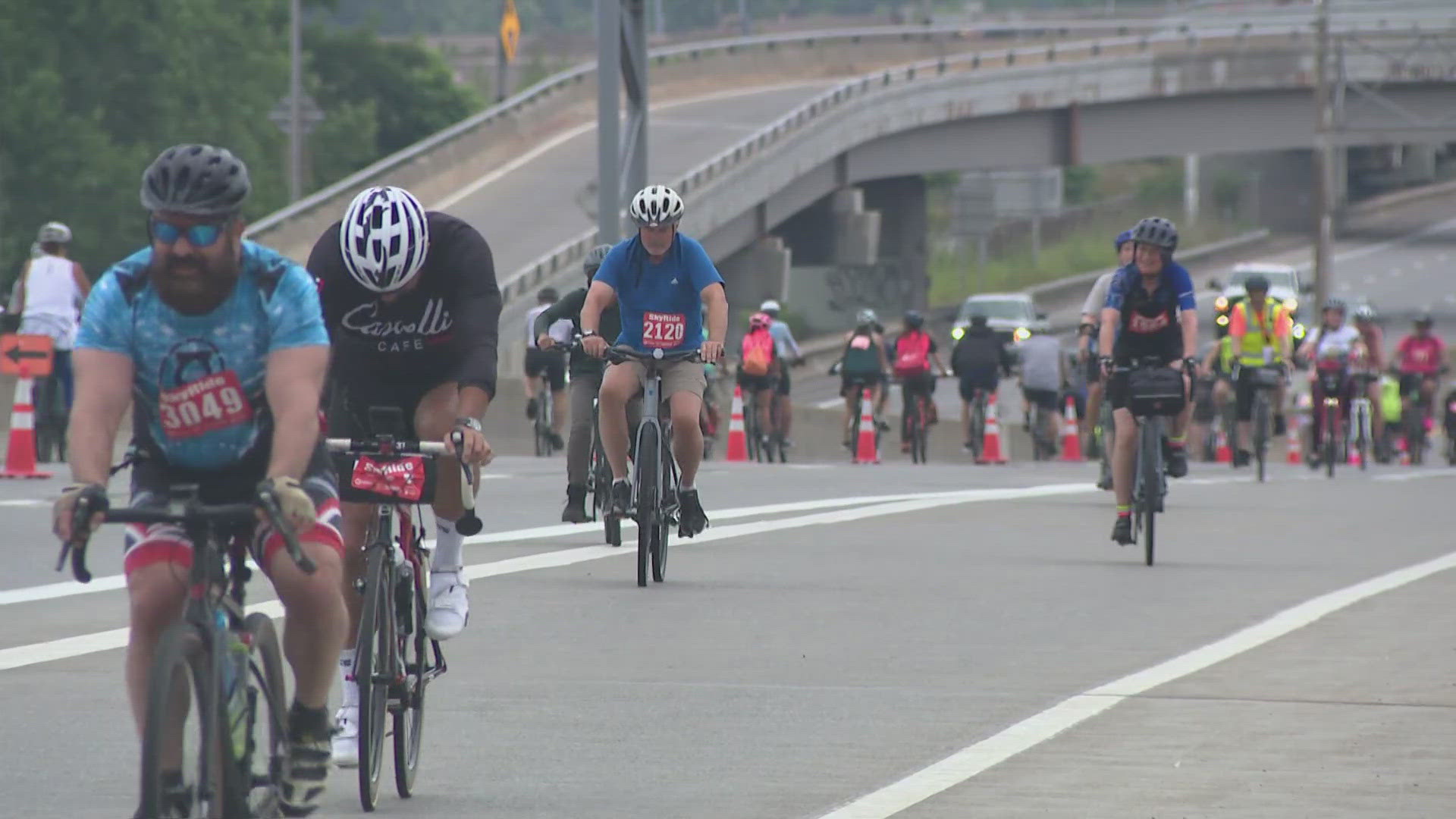 Buffalo SkyRide 2025: 1,500 cyclists take over the Skyway | wgrz.com