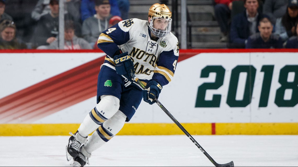 Former St. Joe's star Dennis Gilbert signs with the Blackhawks | wgrz.com